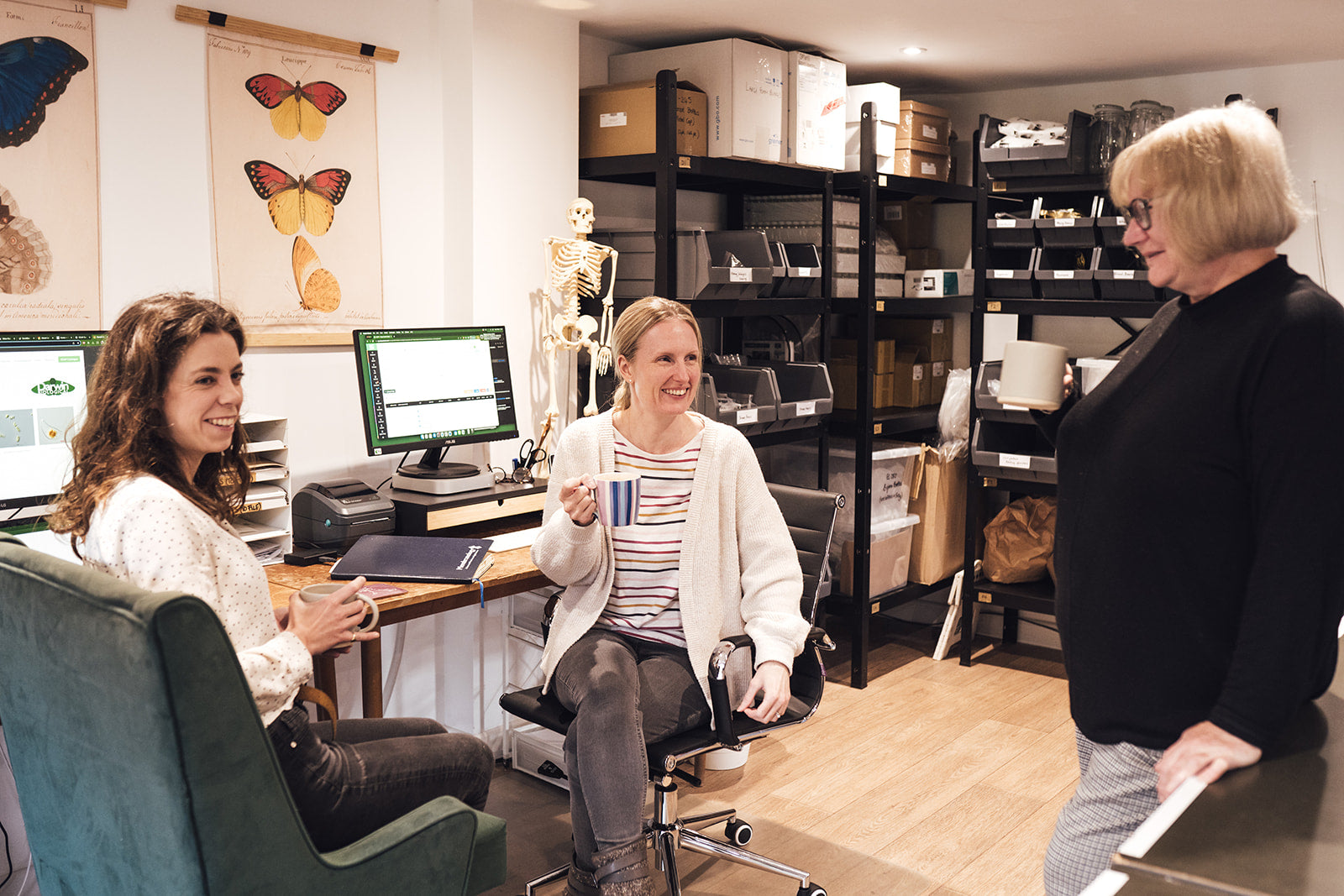 Universal McCartney Bottles | Biology Supplies - Darwin Biological