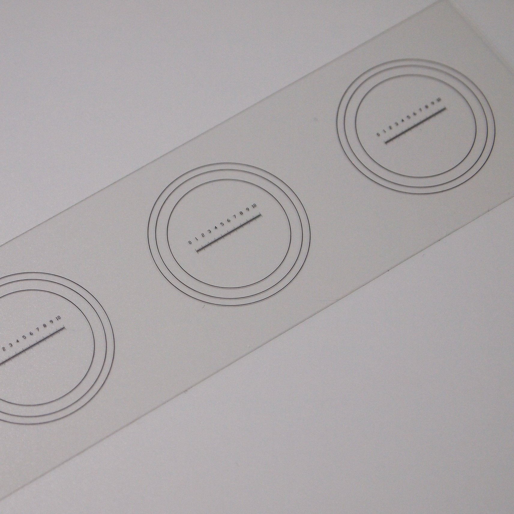 Plastic Graticules | Biology Supplies - Darwin Biological